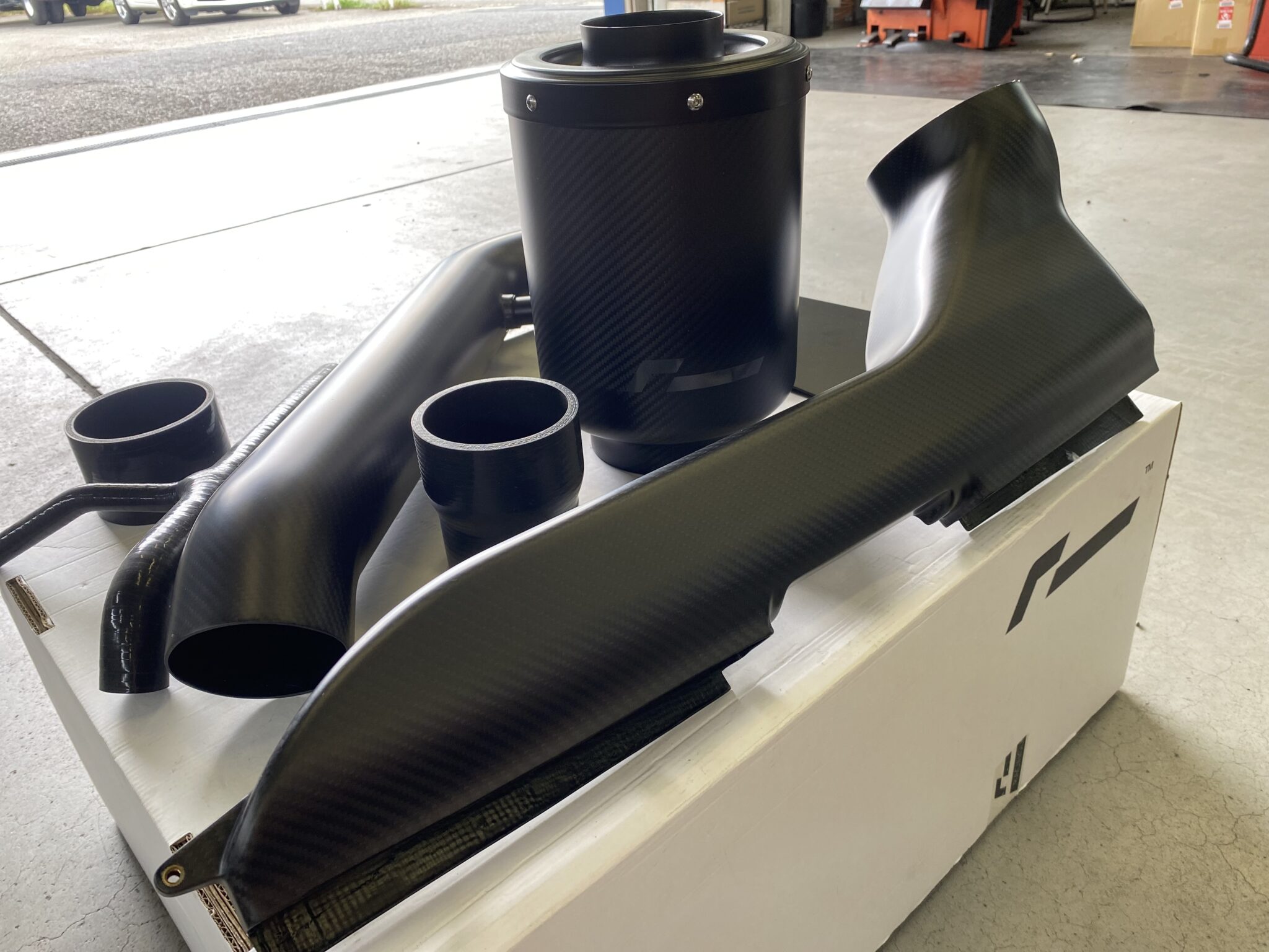 Adenau | RS3 Racinglin intake System